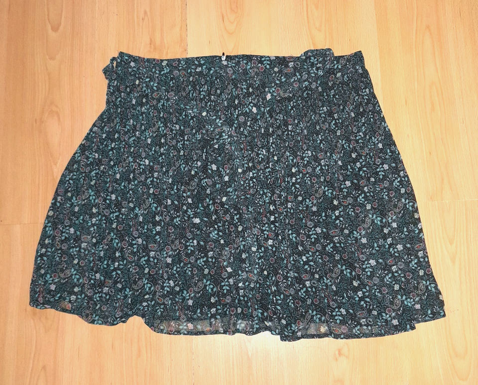 FAT FACE MINI PLEATED FLOATY CHIFFON MINI SKIRT MULTI FLORAL PATTERN ...