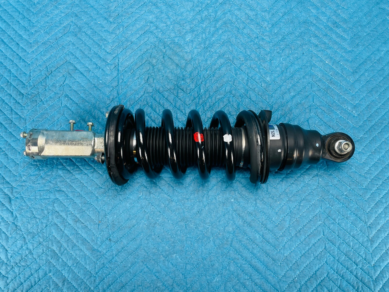 Infiniti QX56 QX80 2WD Front Driver's Hydraulic Shock Absorber 2011 ...