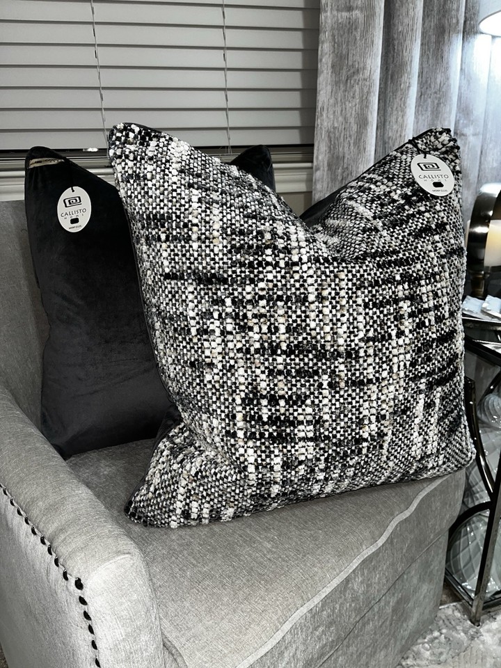 2-NWT CALLISTO HOME TEXTURE VELVET DECORATIVE PILLOWS | eBay