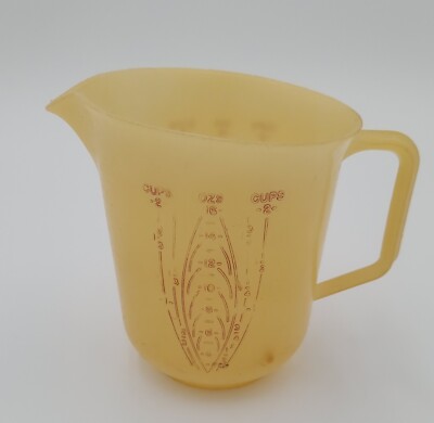 Vintage Tupperware 134 2 Cup Measuring Pitcher Pour 16 oz Raised Red ...