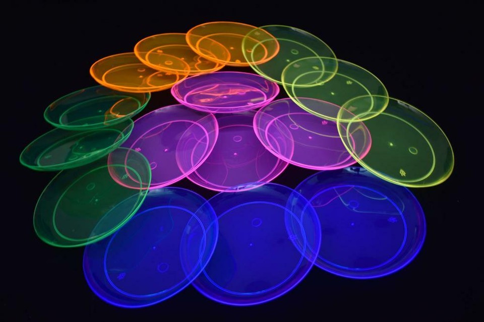 DirectGlow 6 inch 40 Count Blacklight Reactive Neon Plastic Glow Party ...