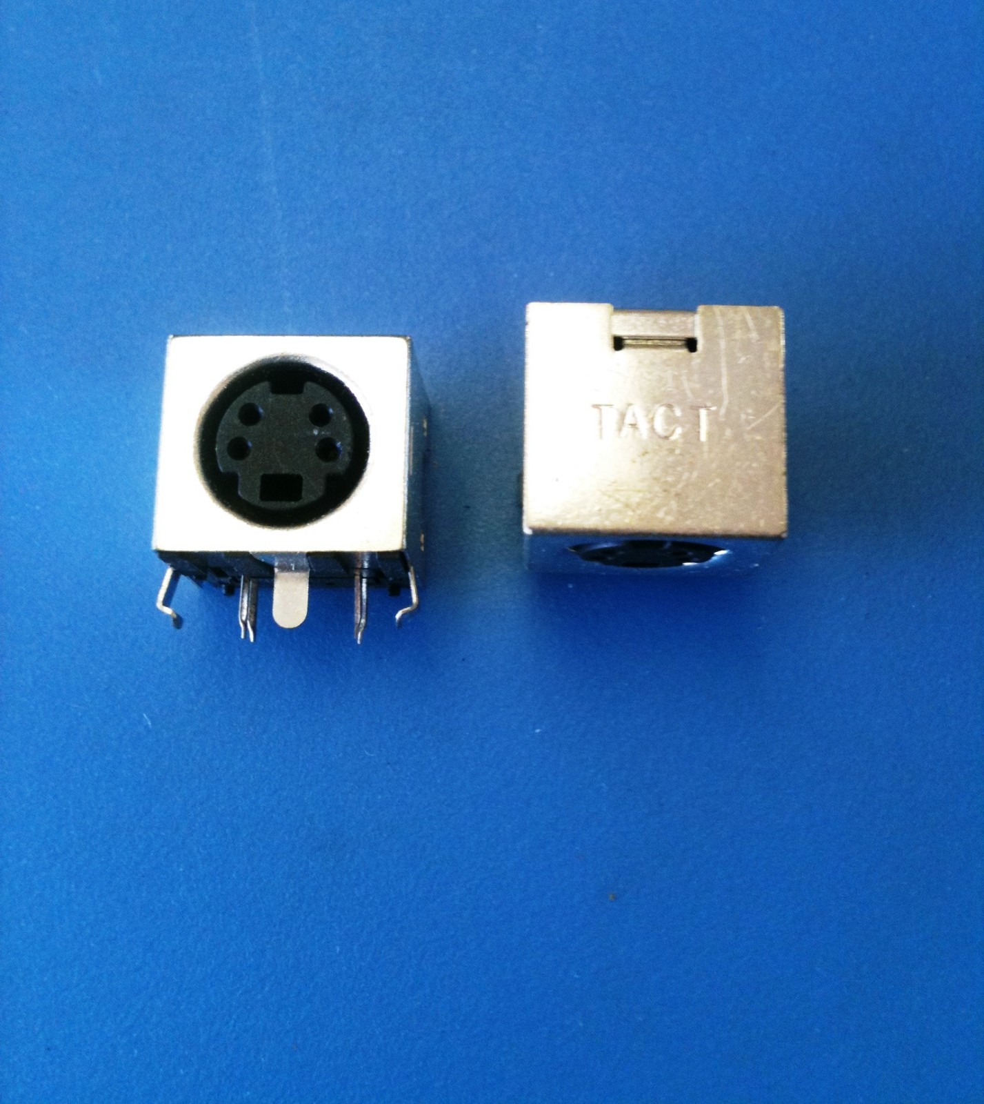 MDJ-004-S ADAM TECH CONNECTOR 4PIN MINI DIN S-VIDEO | eBay