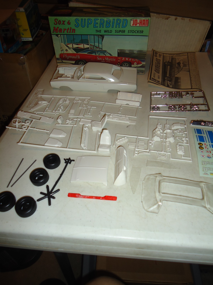 1/25 JO-HAN SOX AND MARTIN PLYMOUTH SUPERBIRD MODEL KIT LOOKS COMPLETE ...