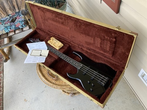 Carvin LB20 Bass Left-Handed Black w/Original Tweed Hardshell Case. USA ...