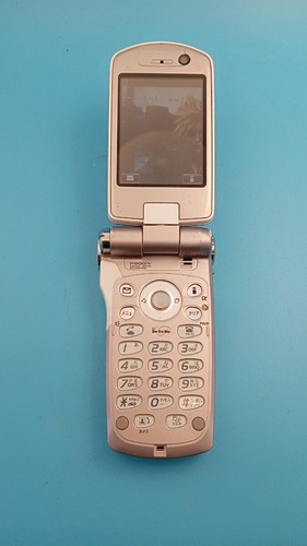 Panasonic P900iV Final Fantasy Edition Flip Phone Docomo FOMA 2005 Used ...