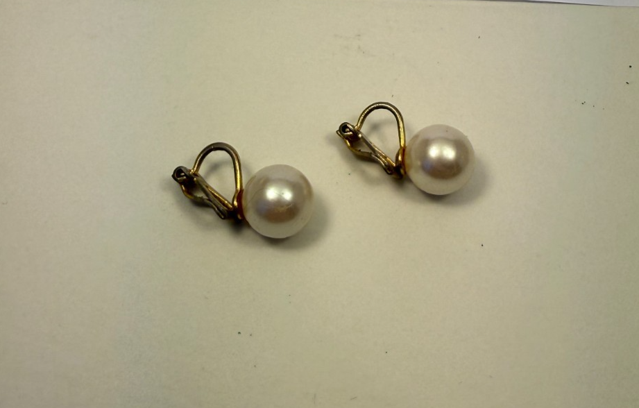VINTAGE GOLD TONE w/ ROUND PEARL STYLE CLIP ON EARRINGS VTG | eBay