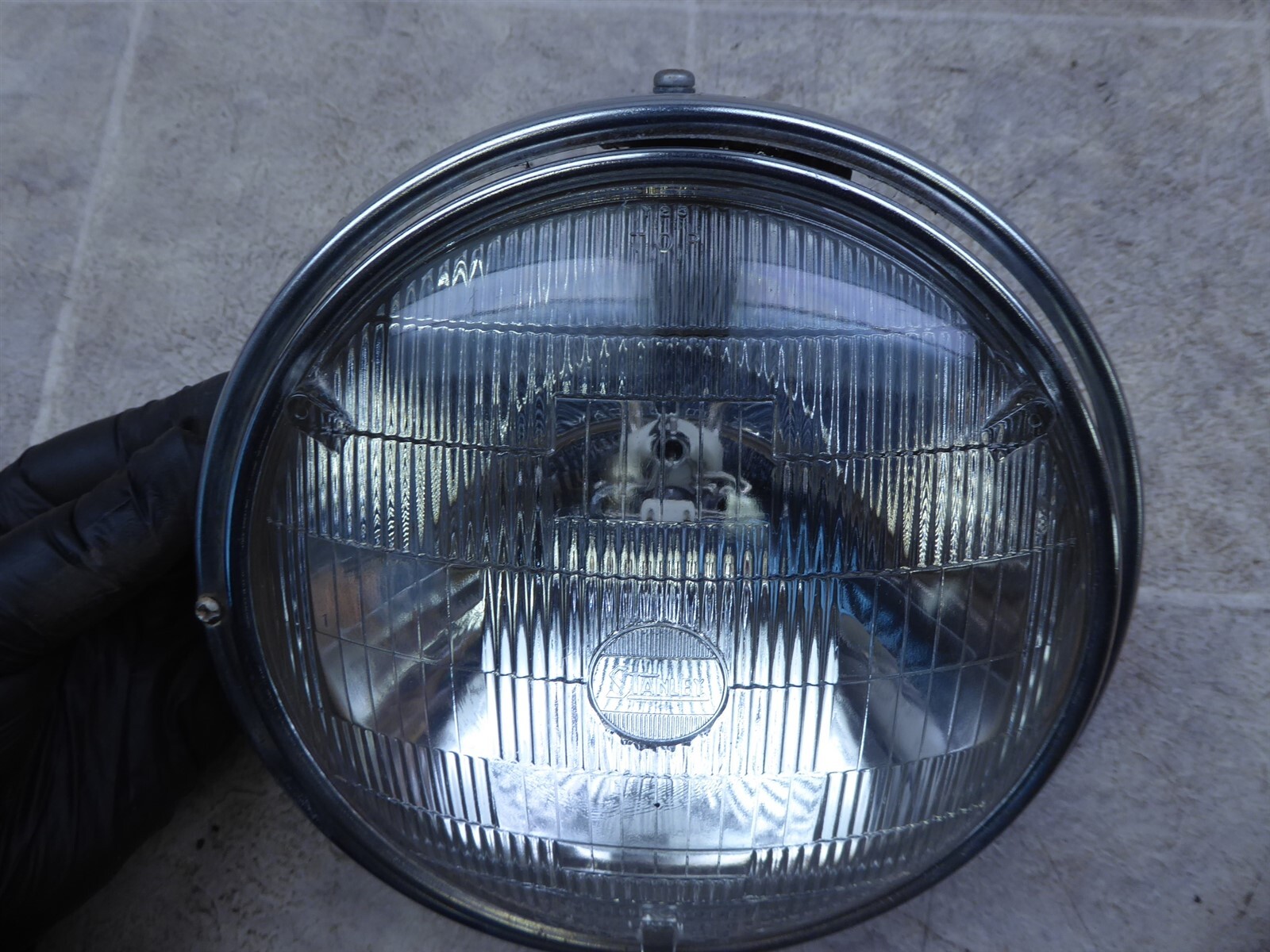 1977 Honda CB750K H1511-1) Stanley headlight head light lamp w/ trim ...