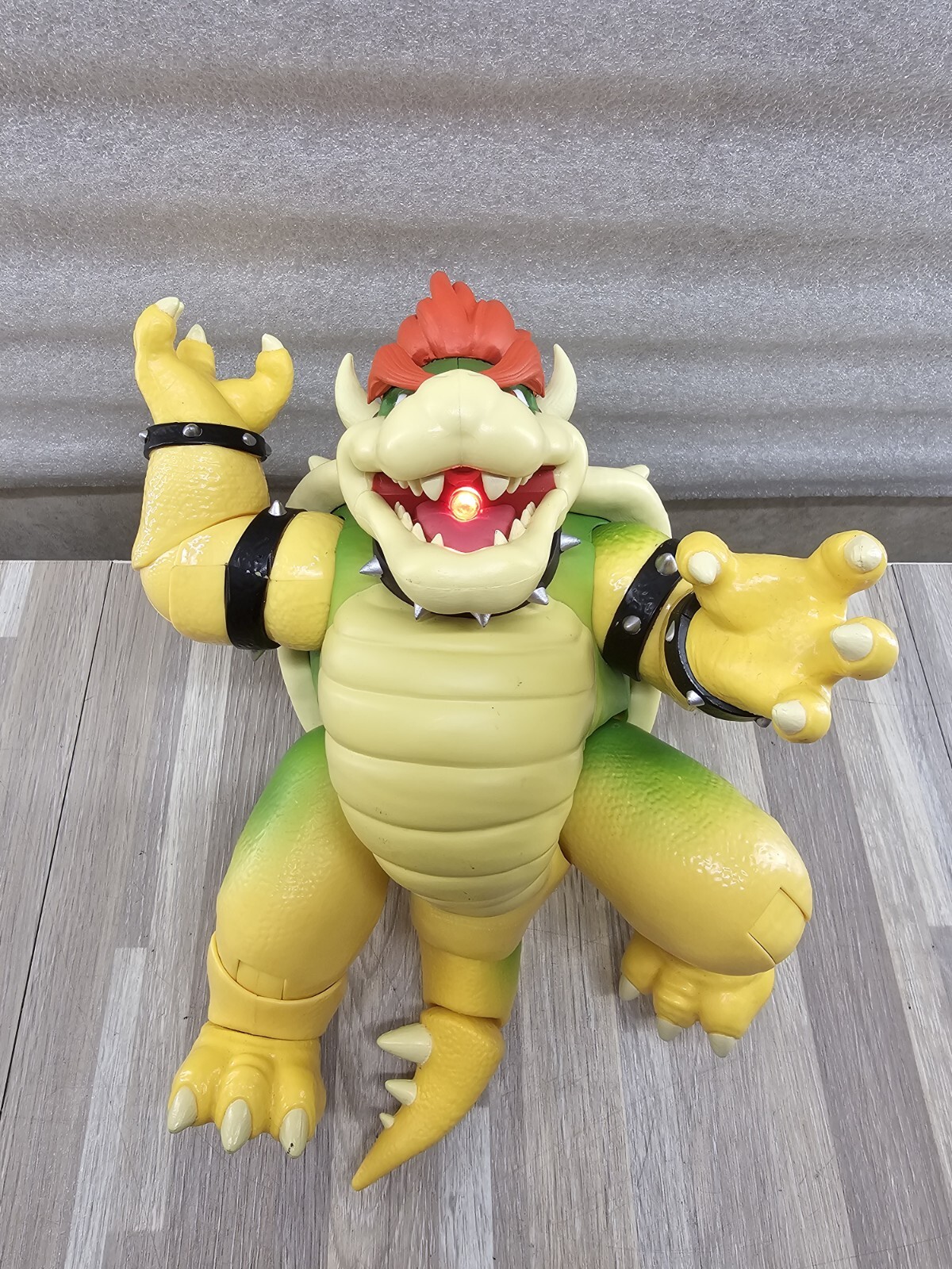 Super Mario Bros. Movie 7 Inch Bowser Action Figure w/Fire Red Light In ...