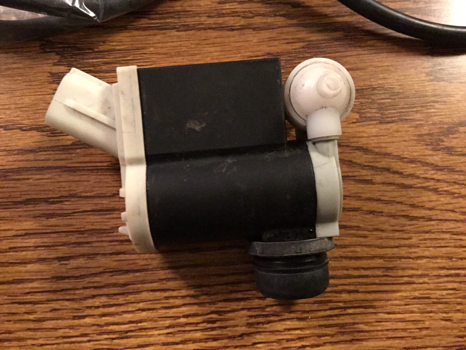 Windshield Washer Pump with Grommet 985101F100 For Kia Sportage | eBay