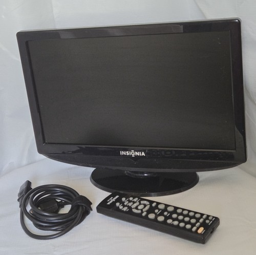 Insignia 15" LCD TV NS-LCD15-09 Flat Screen TV HDMI PC Monitor Remote ...