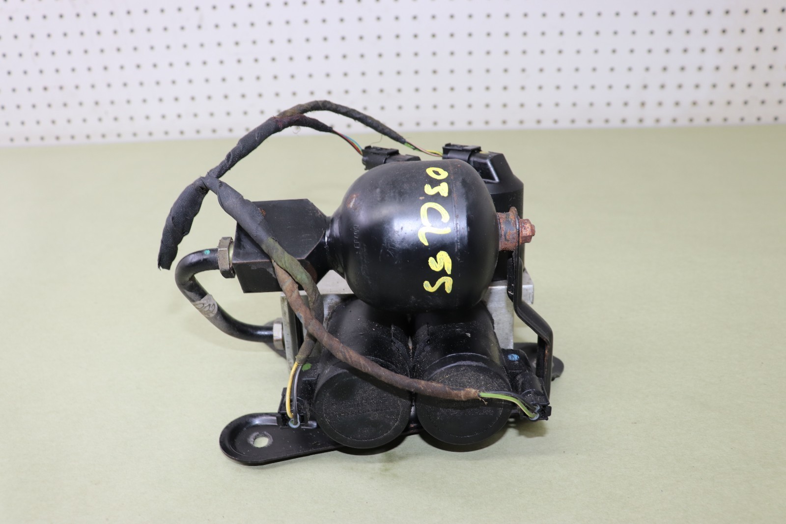 2003 03 MERCEDES AMG CL55 CL SL W215 ABC SUSPENSION VALVE BLOCK ...