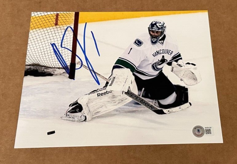 ROBERTO LUONGO SIGNED VANCOUVER CANUKS 8X10 PHOTO BECKETT BAS CERTIFIED ...