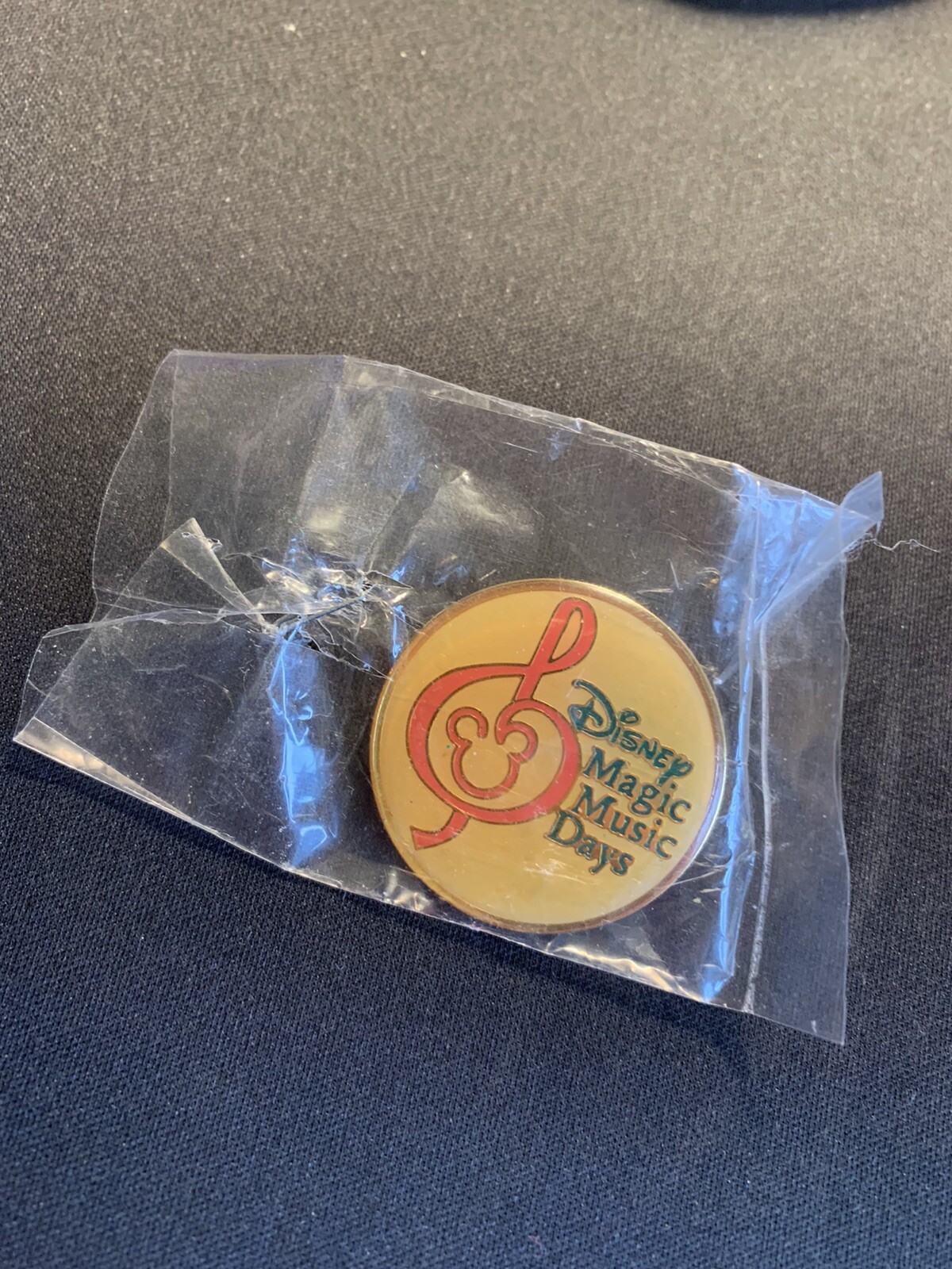 NEW! 80/90s Disney Magic Music Days Pin Treble Clef Pink Mickey Mouse ...