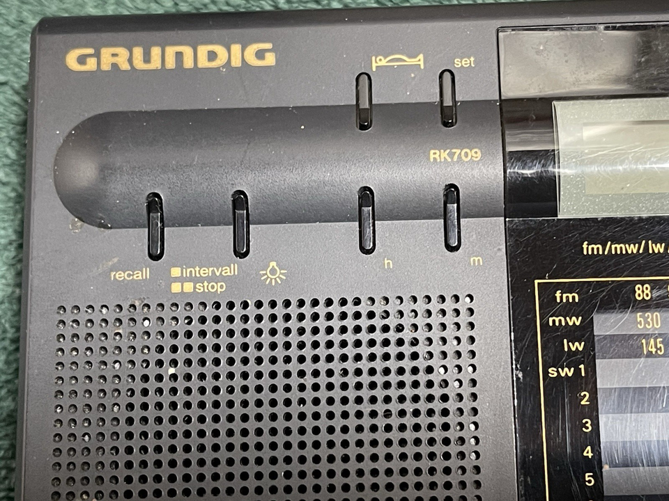 Vintage Collectible Grundig RK 709 World Receiver 12 Band Portable LW ...