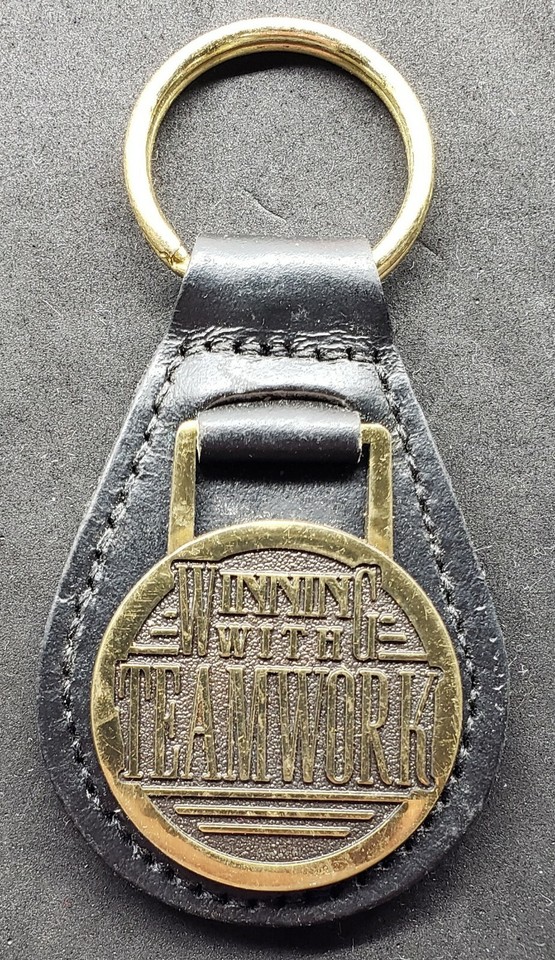 VINTAGE 1991 SCOTT'S HYPONEX SEED FERTILIZER KEYRING FOB WIN TEAMWORK ...