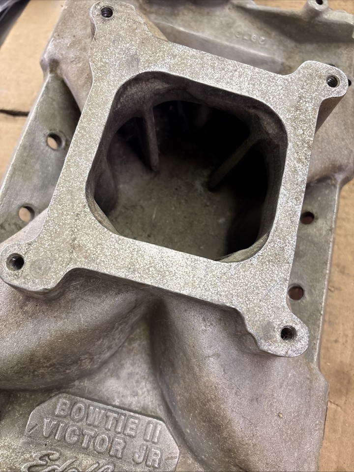 EDELBROCK 2972 Bowtie II 2 VICTOR JR SBC SINGLE PLANE INTAKE MANIFOLD ...
