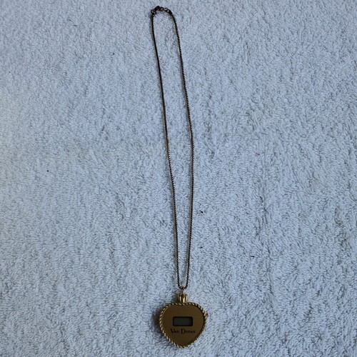 Van Doran Women's Gold Toned Digital Heart Pendant Watch Necklace (17 ...