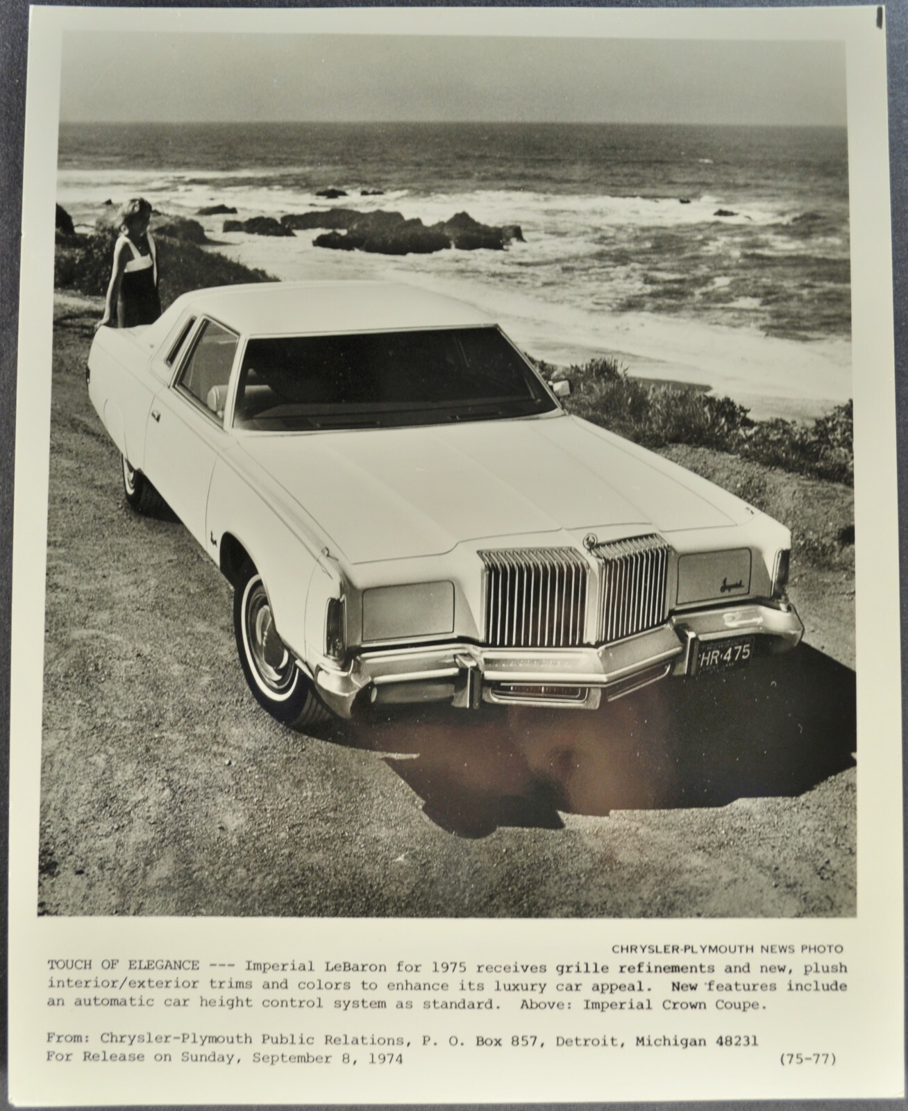1975 Chrysler Imperial LeBaron Crown Coupe Press Release Photo ...