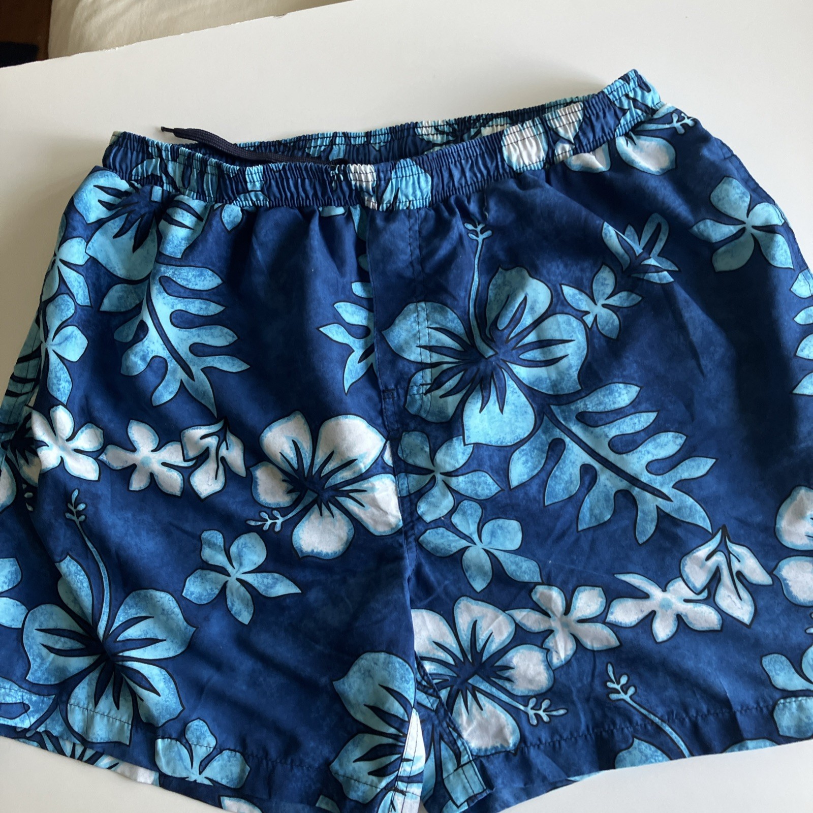 Triangle- Batik design—Flowers-Leaves Plants—XL—Blues… - Gem