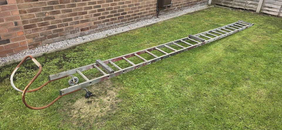 Aluminium Roof Ladder 22 Rungs - one piece 19ft ladder | eBay UK