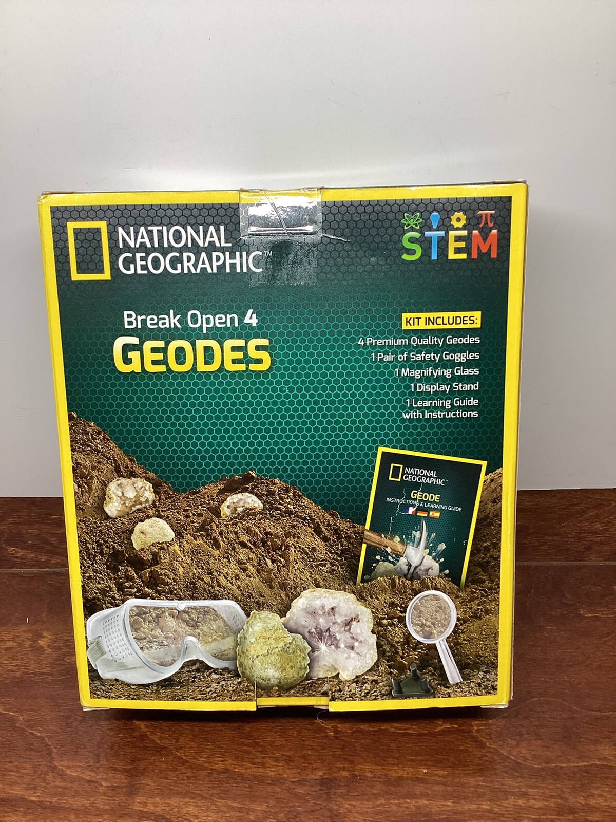 NATIONAL GEOGRAPHIC Break Open 4 Geodes Science Kit – New Goggles ...