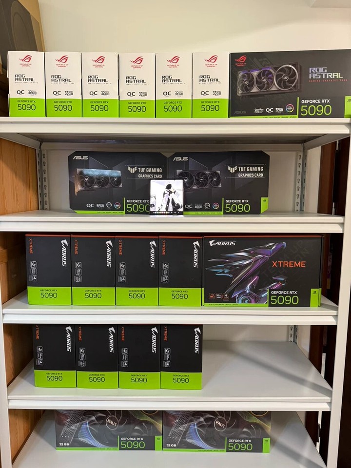 Asus ROG Astral GeForce RTX™ 5090 32GB GDDR7 PCIE5.0 512bit 1000W | eBay