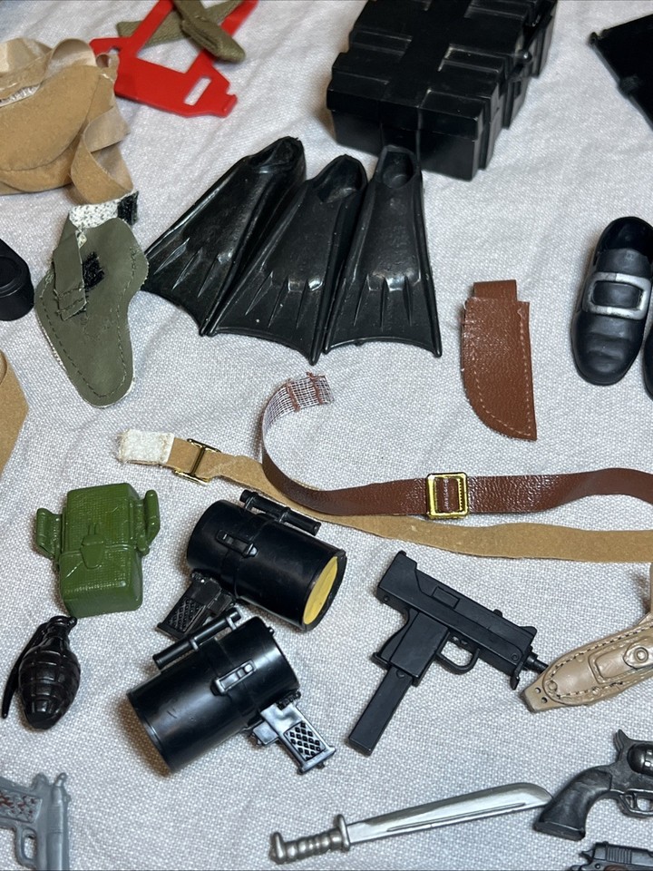 Large Lot GI JOE Weapons And Accessories & More 1960s Mixed Lot | eBay