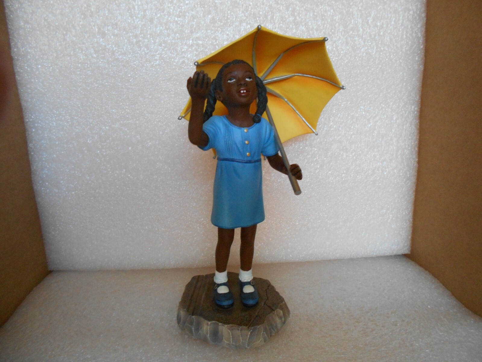 Our Song Brenda Joysmith Figurine STILL RAINING #19035 Willitts Designs ...