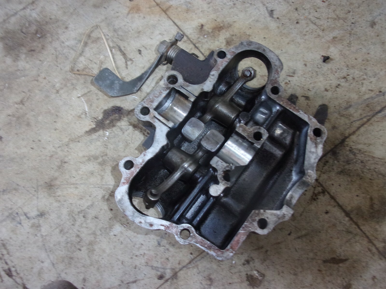 1995 SUZUKI KING QUAD 300 4WD ENGINE ROCKER ARM COVER ROCKER BOX (READ ...