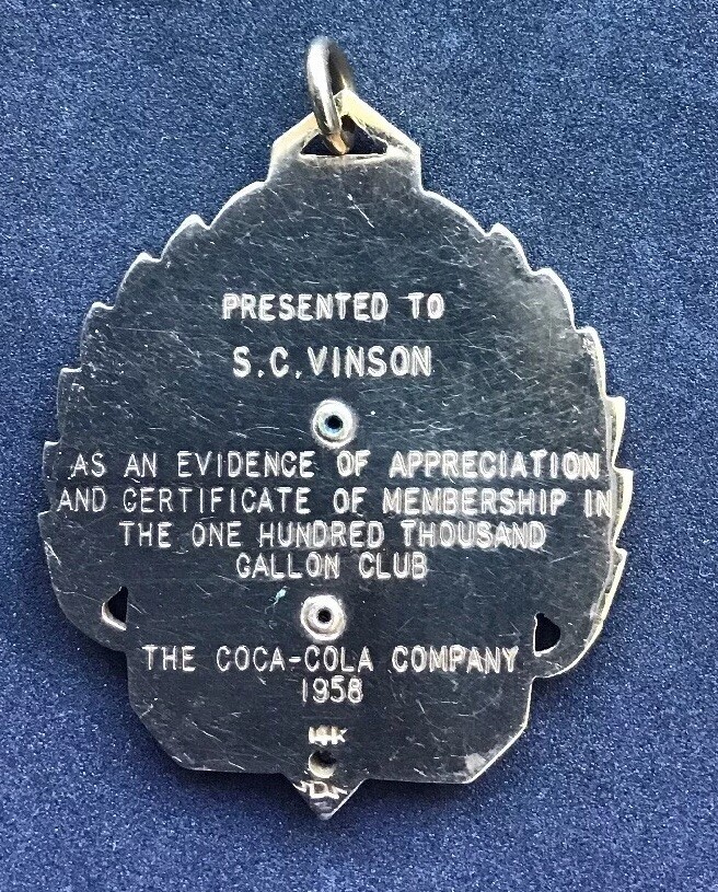 1958 COCA COLA 14K 100,000 GALLON CLUB GOLD MEDALLION AWARD S. C ...