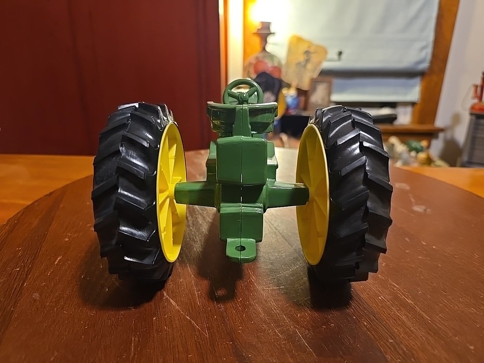 Vintage 1/16 Scale Ertl - Early Scale Models - Green Row Crop Tractor ...
