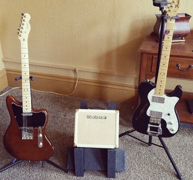 Amp Stand for small amplifiers used at home or in the studio! Mud Stand ...