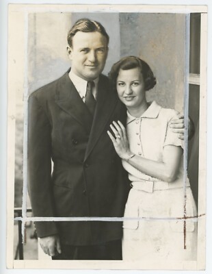 BASEBALL, JOE CRONIN & HIS BRIDE-TO-BE MILDRED JUNE ROBERTSON, 8X10 ...
