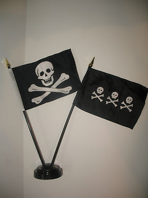 Jolly Roger No Patch Skull Chris Condent Pirate Flag 4"x6" Desk Set ...