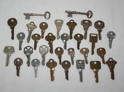 30 Vintage Keys Briggs,Weiser,Taylor,Chicago,US Lock,National,Skeleton ...