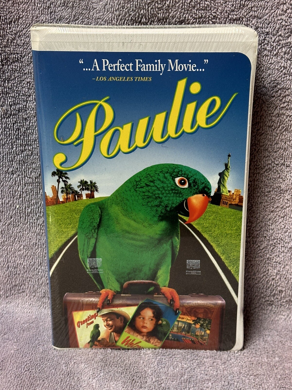 Paulie (VHS, 1998, Clamshell) Tony Shalhoub, Cheech Marin, Gena Rowland ...