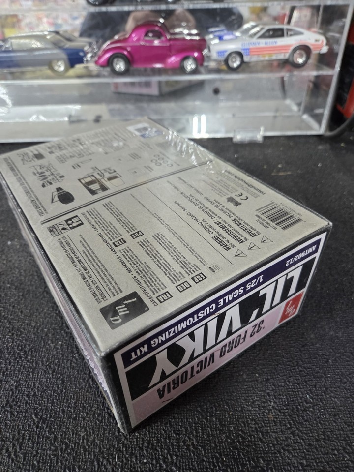 AMT '32 Ford Victoria Lil' Vicky 3n1 ~ 1:25 Model Kit AMT902 ~ Factory ...