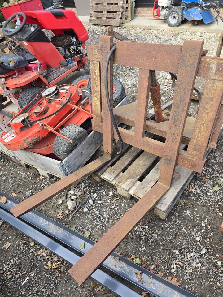 Massey Ferguson 135 Front Pallet Forks - Forklift/Tractor Forks/3 Point ...