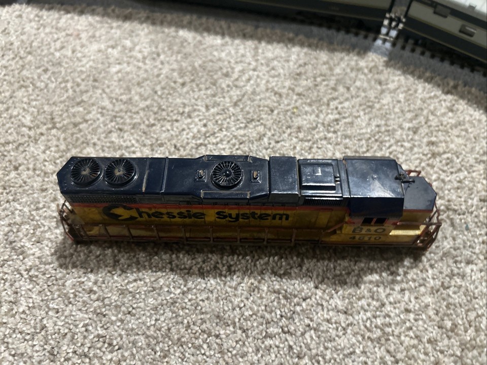 Life-Like HO Scale CHESSIE SYSTEM B & O 4810 Diesel EMD GP38 Locomotive ...
