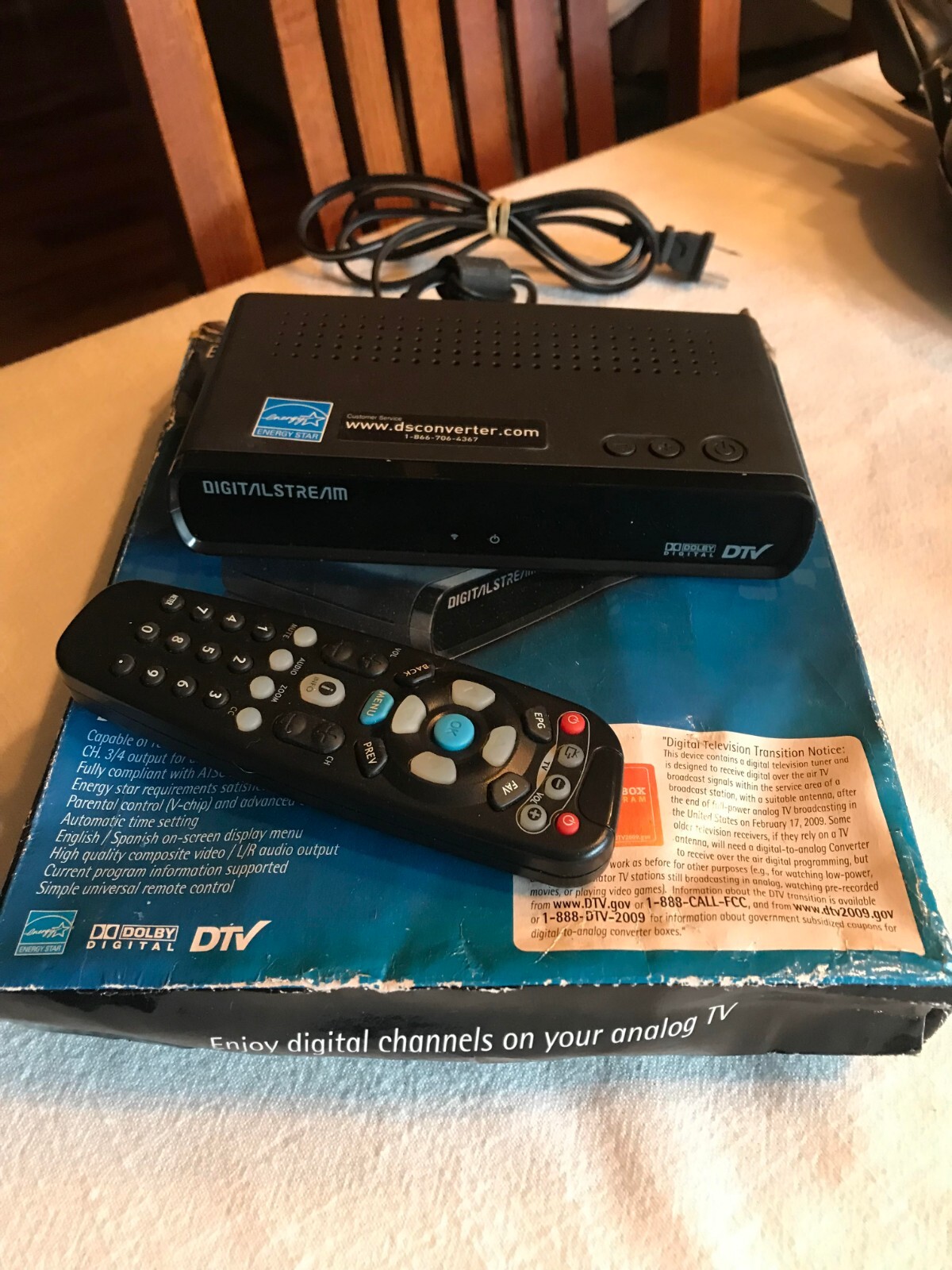 Digital Stream DTX9900 Analog Pass-Through DTV Converter Box With ...