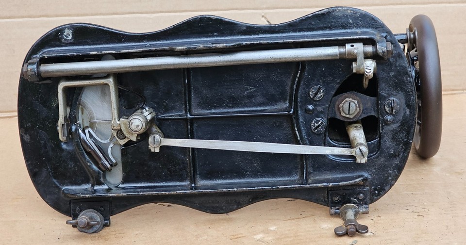 Antique Singer VS2 Fiddle Base Treadle Machine Head with scrolls, small ...