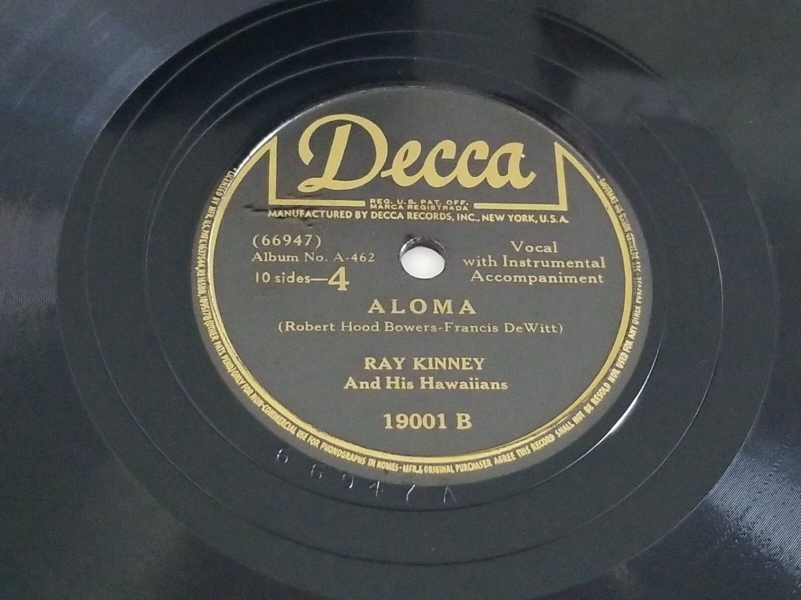 RAY KINNEY AND HIS HAWAIIANS 78 DECCA DROWSY WATERS/ALOMS 19001 V.G ...