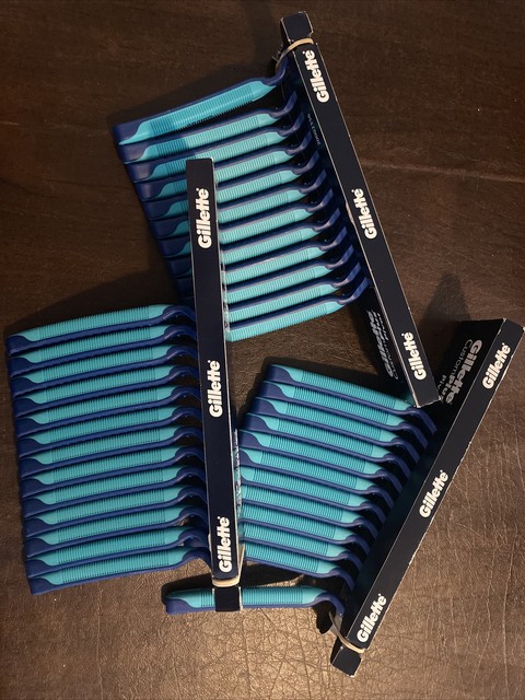 Gillette Custom Plus 3 Soothing Three Blade 4 Disposable Razors Pack ...