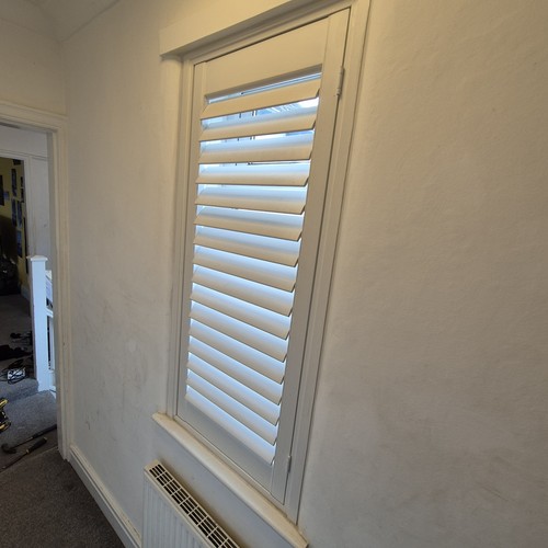 white wooden plantation window shutters - Various sizes - all v good ...