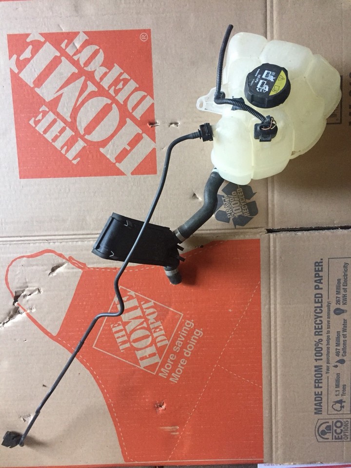 Volvo XC60 s90 v90 Xc90 Coolant Reservoir expansion tank w/hose ...