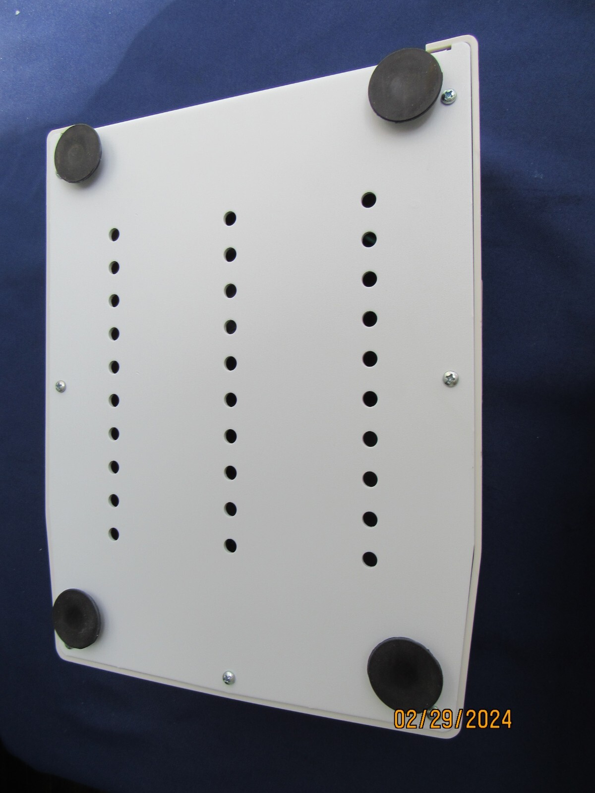 Labnet Orbit 1000 Multipurpose Dual Platform Digital Shaker S2030-1000B ...