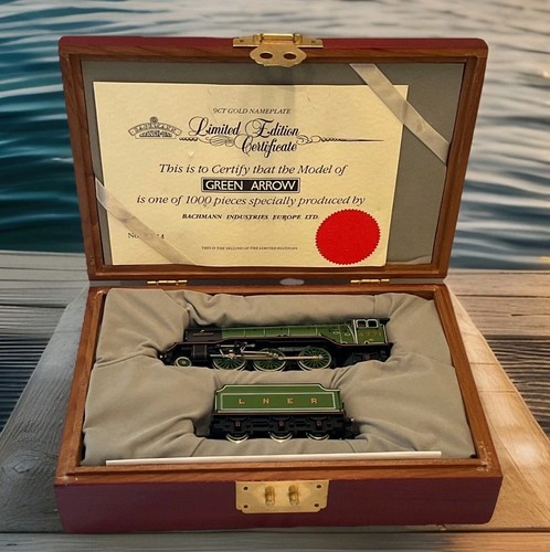 Presentation Box Bachmann LNER Steam Loco 4771 Green Arrow OO Gauge ...