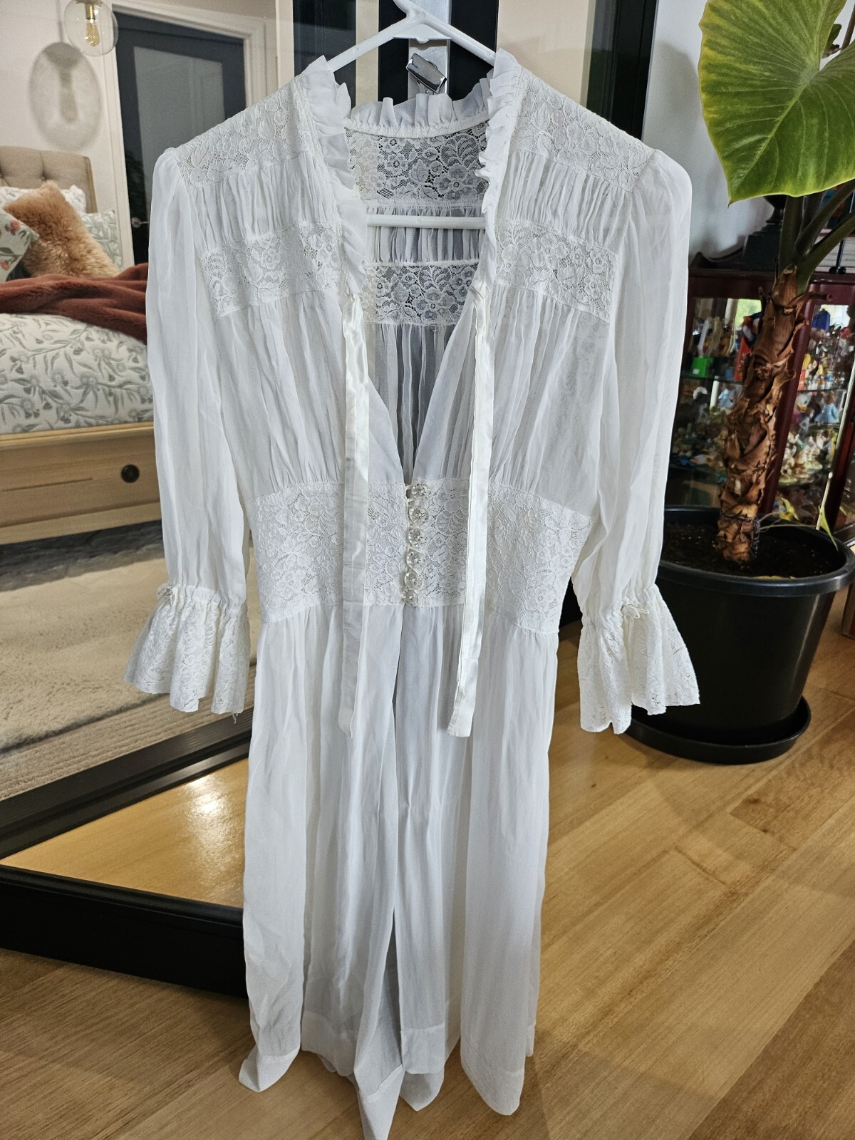 Stunning Vintage Lingerie/Robe - Gem