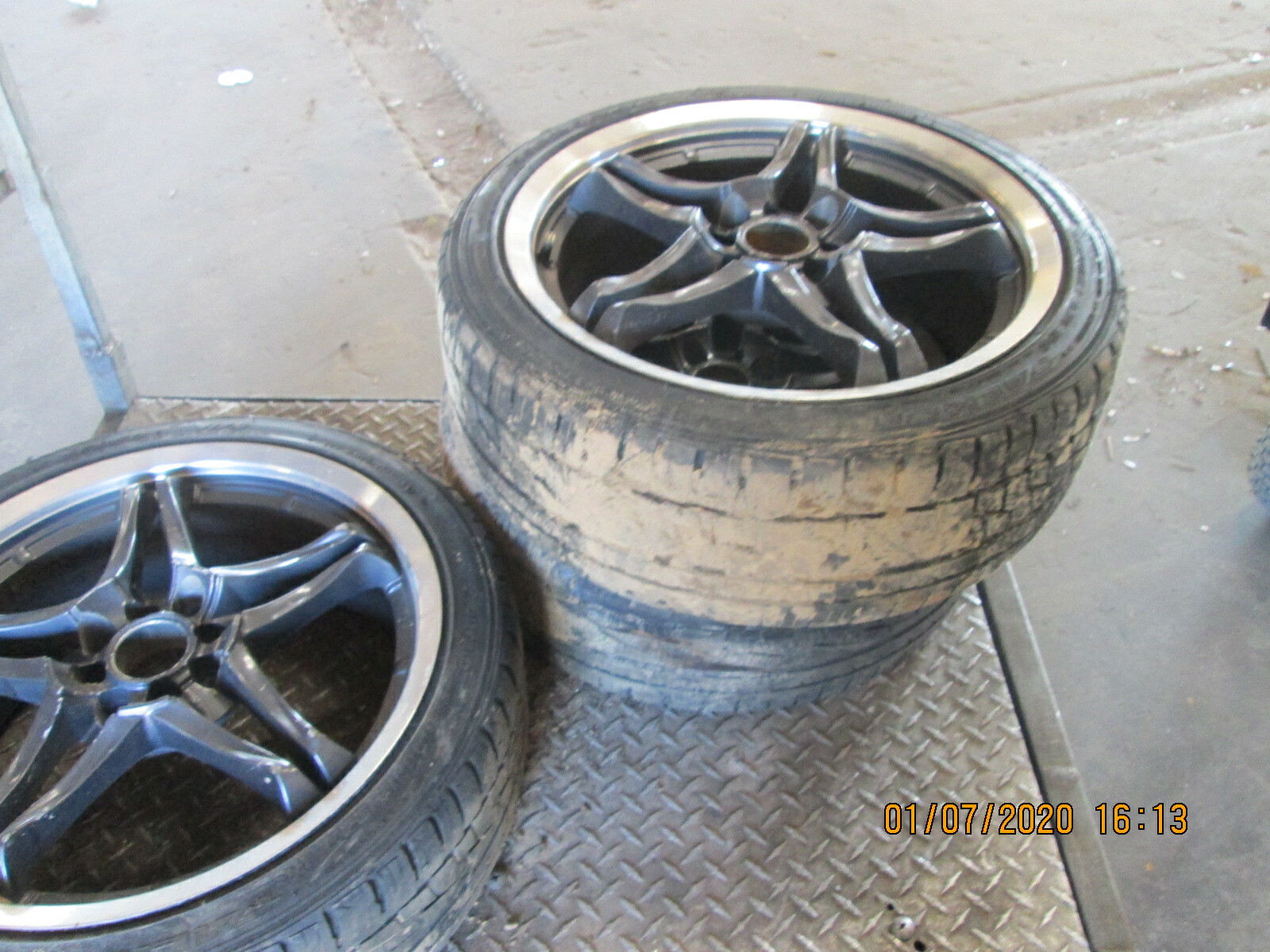 Set 18X7.5 Aluminum Alloy Rim Aftermarket 8 Hole Uni-Lug With Tire 225 ...