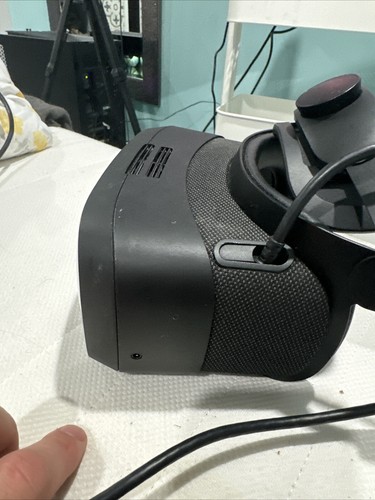 Varjo Aero VR Headset + Steam Index Controllers + 2 Base Stations ...